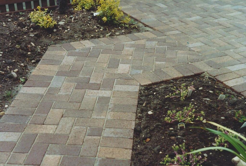 Block Paving Examples - Landscape gardening and maintenance contractors